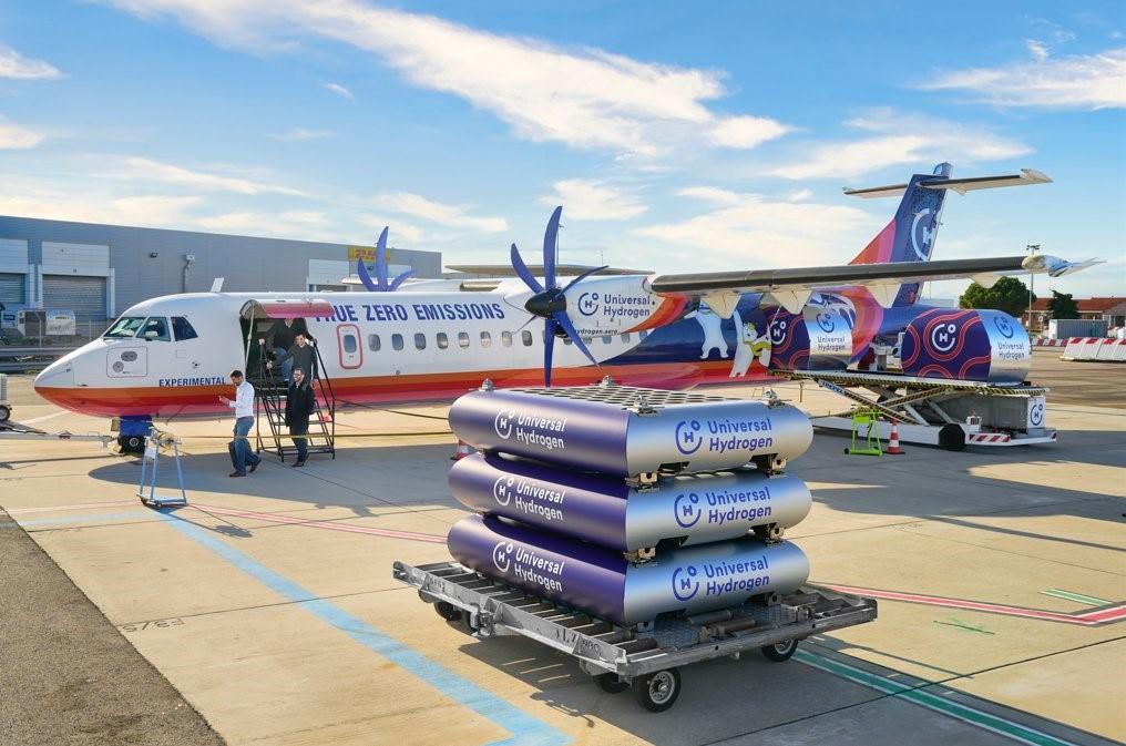 Universal Hydrogen showcased its hydrogen capsules in Blagnac - H2Today