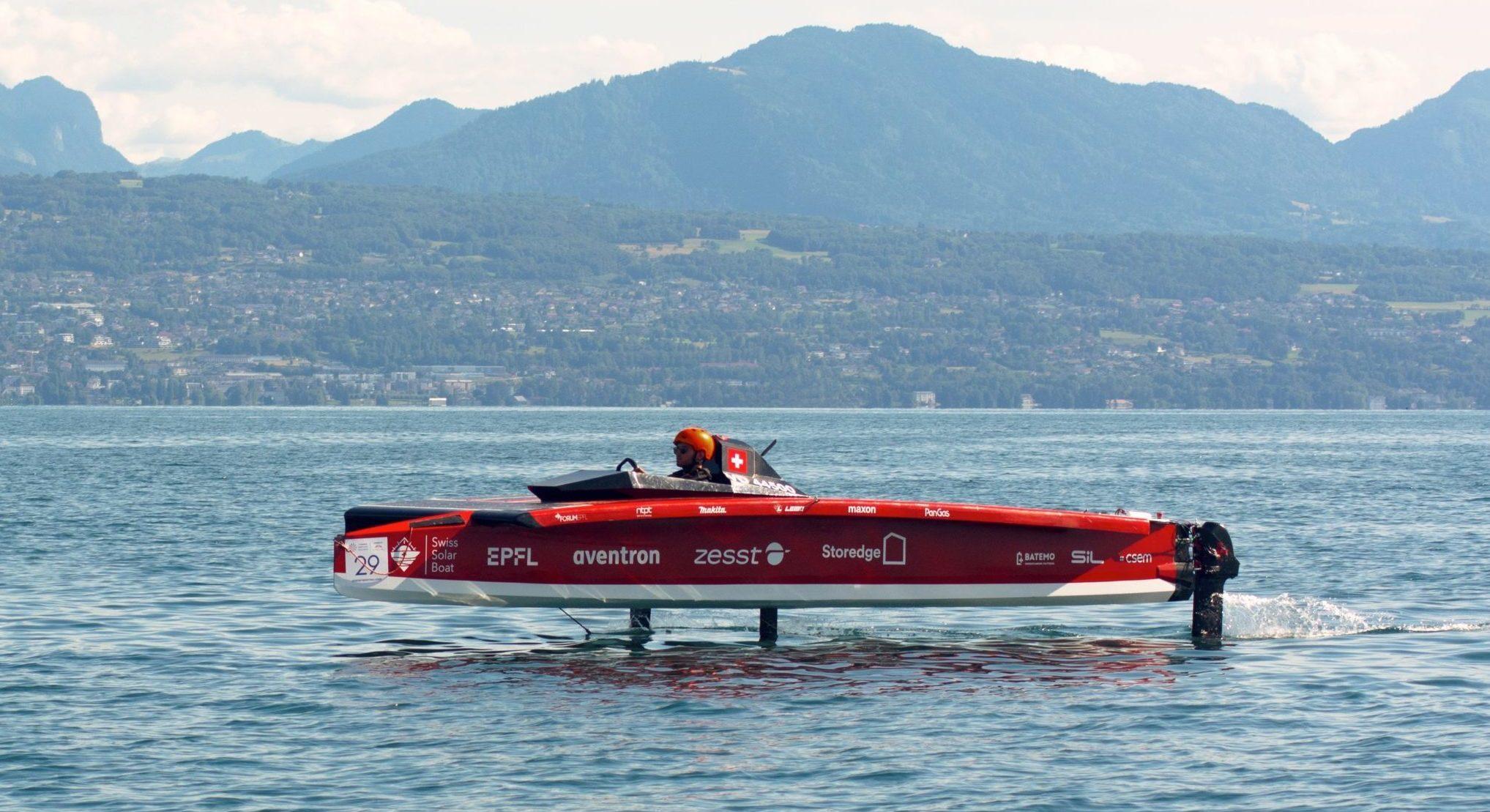 Le Dahu, un bateau solaire à hydrogène, traverse le lac Léman - H2Today